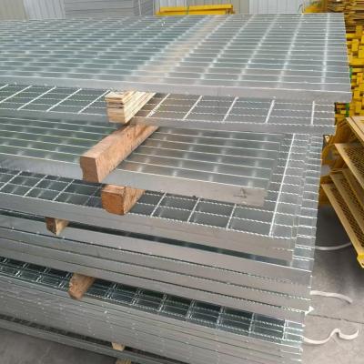 China Hot-Dip Galvanized Industrial Steel Grating 200mm Width Heavy Duty Serrated for sale