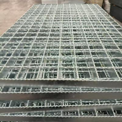 China 40MM Load Flat Steel Spacing Industrial Steel Grating for Enhanced Support for sale