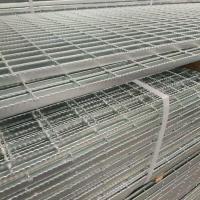 China Industrial Steel Grating 32x5mm Heavy Duty Walkway Platform Anti-Slip 30mm Pitch for sale
