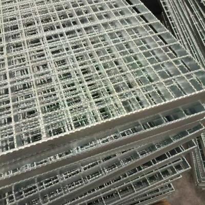 China Serrated Heavy Duty Steel Grating 250mm Width 3mm Thick for Industrial Walkways for sale