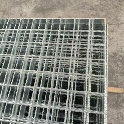 China OEM Industrial Steel Grating 32x5mm Heavy Duty Anti-Slip Grating YB/T4001-2007 for sale