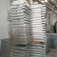 China Hot Dip Galvanized Steel Grating 32x5mm Heavy Duty Serrated Bar for Farm Road Anti Corrosion for sale