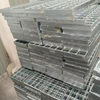 China Anti-Corrosion Steel Grating 30mm 40mm Pitch Heavy Duty Welded Grid Plate for sale