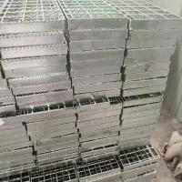 China The surface is a serrated silver steel grating with good connection for sale
