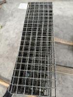 China Stainless Steel Serrated Industrial Grating 30mm 40mm Bearing Bar Pitch Heavy Duty for sale
