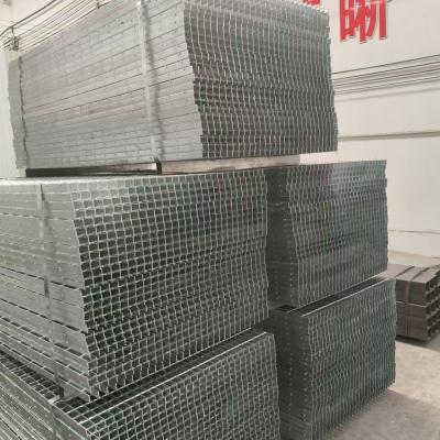 China Steel Grating 30mm 40mm Flat Steel Spacing Industrial Load Bearing Welded Grating for Commercial Use for sale