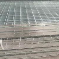 China Explosion Proof Industrial Steel Grating Hot Dip Galvanized 32x5mm Heavy Duty Serrated for sale