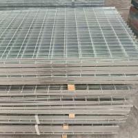 China Industrial Steel Grating 32x5mm Heavy Duty Serrated for Drainage Flooring Platform Applications for sale