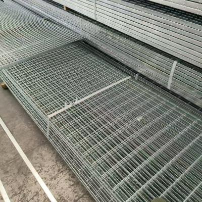 China Industrial Steel Grating Heavy Duty Pressure Welded 32x5mm Serrated Bearing Bar 30mm Pitch for sale