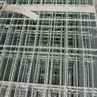 China Heavy Duty Steel Grating 32x5mm Hot Dip Galvanized Drainage Ventilation Industrial Flooring for sale