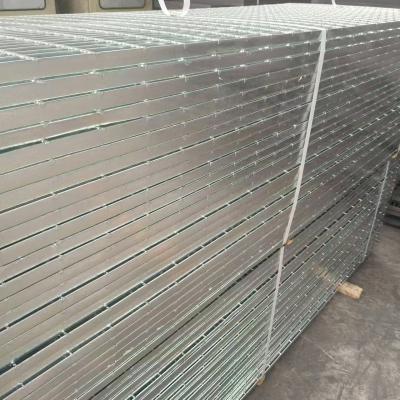 China With wind and non-slip properties, the structure is stable and can be customized sized silver steel grid for sale