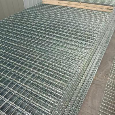 China Hot Galvanized Stainless Steel Flat Bar Grating 30mm Spacing 3mm Cross Bar Machine Welded for sale
