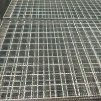 China Hot Galvanized Stainless Steel Flat Bar Grating 30mm Spacing 3mm Cross Bar Machine Welded for sale