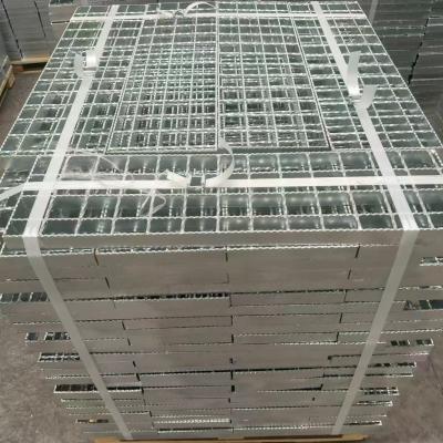 China Galvanized Serrated Steel Bar Grating 30mm Bearing Bar Spacing Heavy Duty for sale