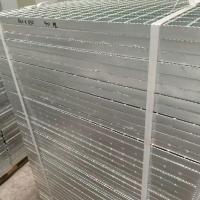China Galvanized Serrated Steel Bar Grating 30mm Bearing Bar Spacing Heavy Duty for sale