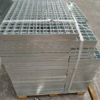 China Heavy Duty Galvanized Saw Tooth Steel Grating 2mm Thickness 40mm Bearing Bar Spacing for sale