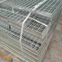 China Heavy Duty Galvanized Saw Tooth Steel Grating 2mm Thickness 40mm Bearing Bar Spacing for sale