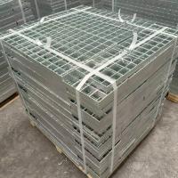 China Heavy Duty Galvanized Saw Tooth Steel Grating 2mm Thickness 40mm Bearing Bar Spacing for sale