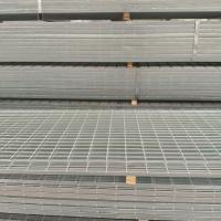 China Serrated Steel Grating 3mm 35mm Bearing Bar Heavy Duty Anti Slip Flooring for sale