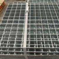 China Serrated Steel Grating 3mm 35mm Bearing Bar Heavy Duty Anti Slip Flooring for sale
