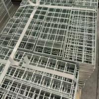 China Galvanized Serrated Steel Grating 32x5mm Heavy Duty Anti Slip Drainage for sale