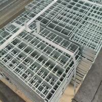 China Galvanized Serrated Steel Grating 32x5mm Heavy Duty Anti Slip Drainage for sale