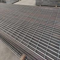 China Steel Serrated Black Grating G325/40/100 1000x6000mm for Industrial Platforms for sale
