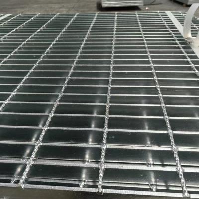 China Machine Pressure Welded Industrial Steel Floor Grating With Smooth Bright Surface for sale