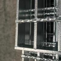 China Galvanized Flat Steel Grating 1000x1000mm 30mm Bearing Bar Pitch Welded Industrial Floor Decking for sale