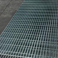 China Hot Galvanized Steel Grating 3mm Cross Bar 30mm Pitch Non Slip Flat Bar Grating for sale