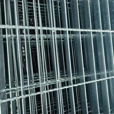 China Hot Galvanized Smooth Silver bar grating mesh With 30mm Flat Bearing Bar for sale