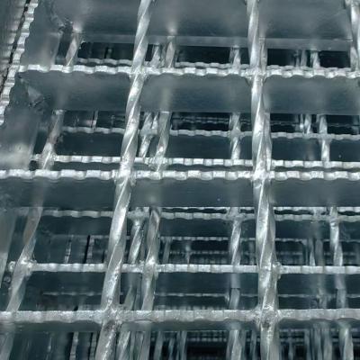 China 3mm Cross Bar Bright On Surface Industrial Steel Decking Grating for sale