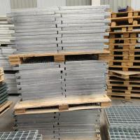 China 30mm Flat Bar Welded Steel Grating Hot Dipped Galvanized Industrial Floor Decking for sale