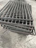 China YB/T4001.1-2007 Galvanized Steel Grating 1000x1000mm 30mm Bearing Bar Spacing Anti Rust for sale