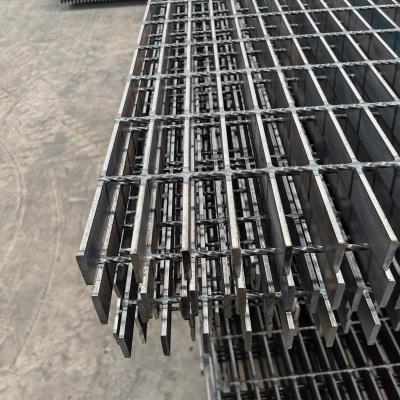 China 1000x1000mm Plain Types Welded Steel Industrial Grating 30mm Open Type for sale