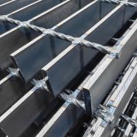 China Hot Galvanized Steel Floor Grating Machine Pressure Welding Cross Bar 3mm Pitch 30mm for sale