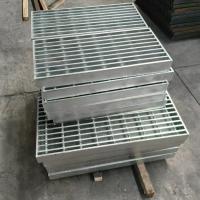 China Hot Dip Galvanized Steel Grating 3mm Cross Bar 30mm Bearing Bar Spacing Non Slip Industrial Flooring for sale