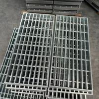 China 3mm Welded Steel Floor Decking Grating Durable Hot Galvanized Flat Bar 30mm Spacing for sale