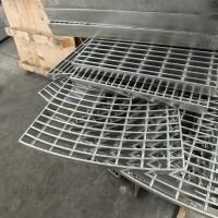 China Hot Dip Galvanized Steel Bar Grating 30mm Pitch Machine Pressure Welding for sale