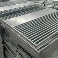 China Hot Dipped Galvanized Steel Grating 30mm Bearing Bar Pitch Anti Rust Industrial Flooring for sale