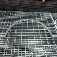 China Hot Dipped Galvanized Steel Grating 30mm Bearing Bar Pitch Anti Rust Industrial Flooring for sale