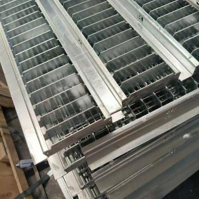 China Anti Slip Grating for Stair Step Plate with Customized Size and Thickness for sale