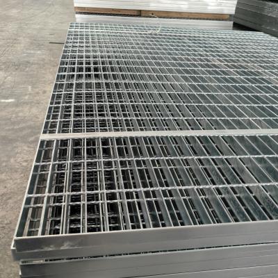 China Aluminum Bar Grating 1 Inch Bar Spacing 40mm Height Anodized Surface 3000mm Length for sale