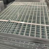 China Serrated Steel Grating 2-5mm Thickness 30-40mm Spacing for Safe Industrial Walkways for sale
