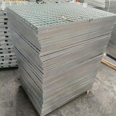 China Hot Dipped Galvanized Steel Grating 30x100mm Industrial Platform Walkway for sale