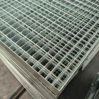 China Industrial Steel Grating 40mm Pitch Hot Dipped Galvanized Interlocking Design for sale