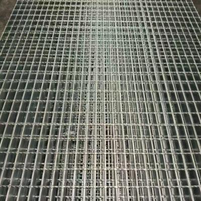 China Steel Grating Stair Treads 15W 2 Serrated Anti Slip for Patios Balconies Industrial Walkway for sale