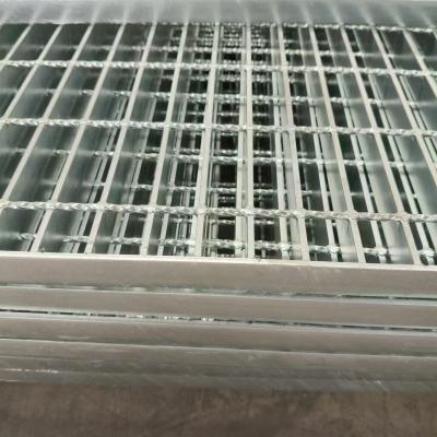 China Serrated Steel Grating 25x5mm Bearing Bar 30mm Pitch Hot Dip Galvanized for Industrial Flooring for sale