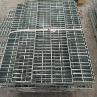 China Anti Skid Heavy Duty Carbon Steel Grating 3mm Thickness 30mm Pitch for Outdoor Sewage Treatment for sale