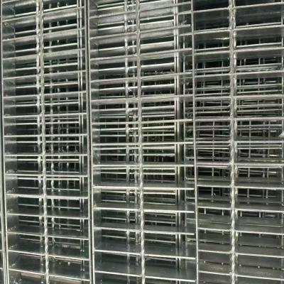 China Non Slip 11-W-4 Mild Steel Grating for Wet Areas 30mm Bearing Bar Pitch Stability Safety for sale